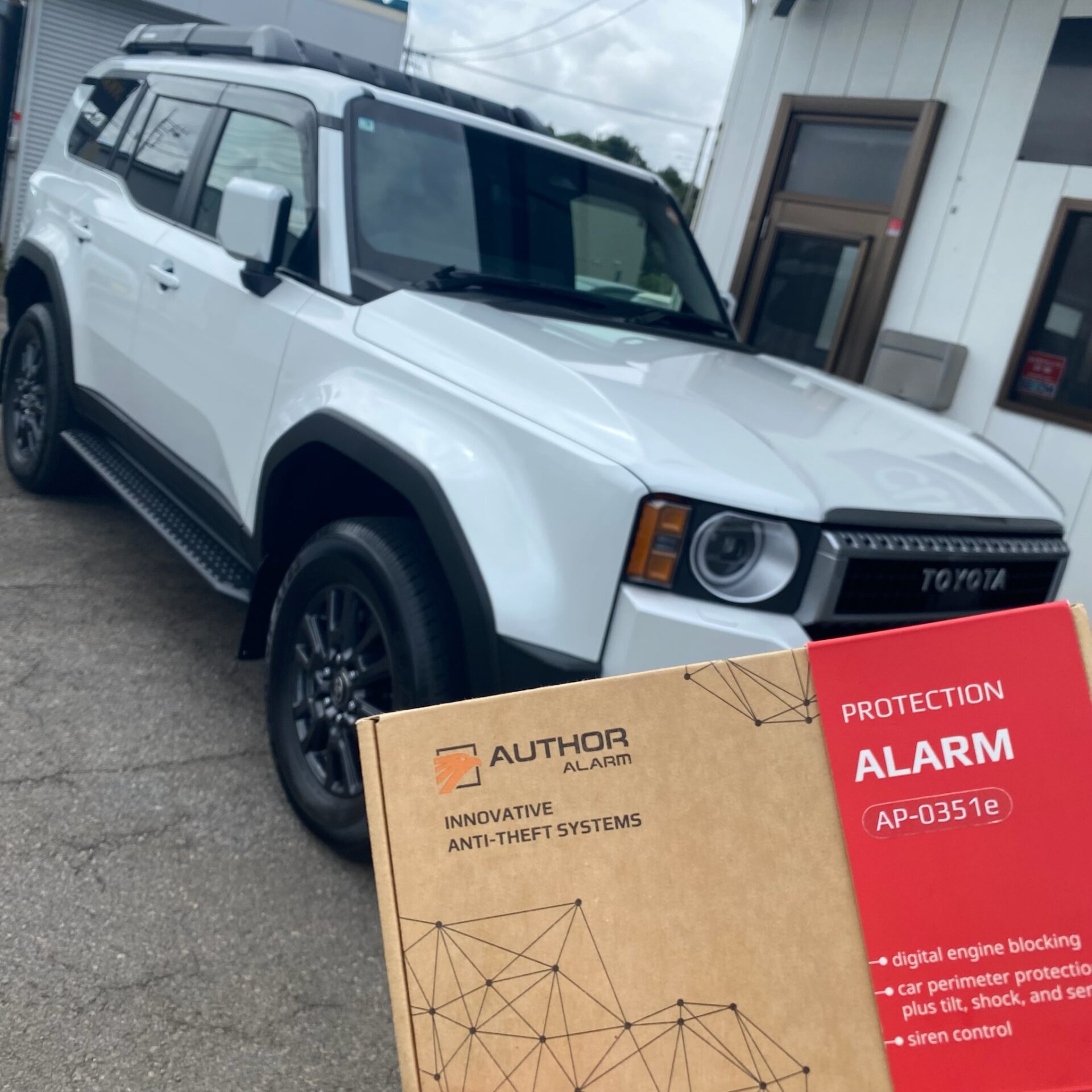 トヨタ ランドクルーザー（250系） IGLAアラーム取付 | カーオーディオ＆カーセキュリティ『Clip』