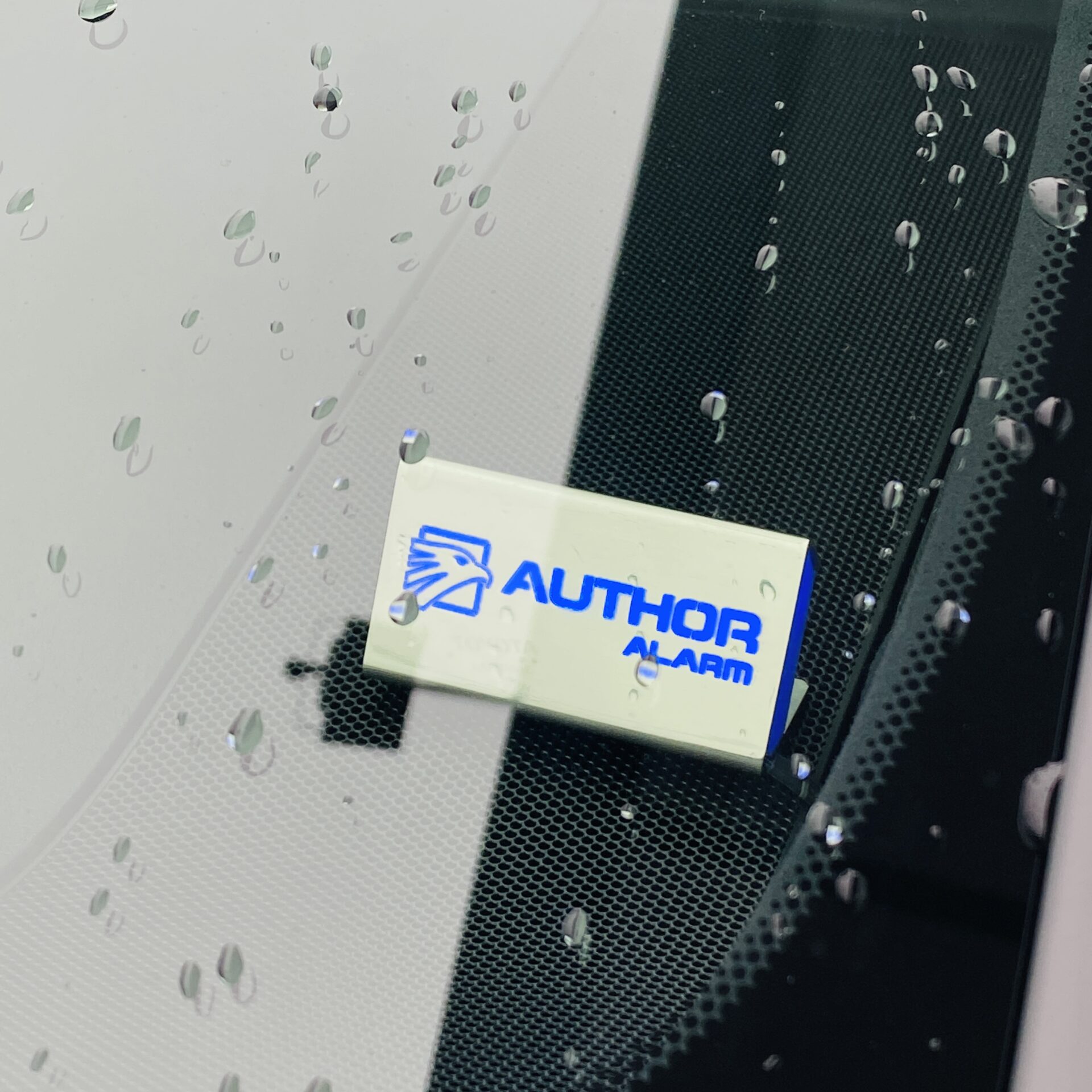 トヨタ アルファード（40系） IGLAアラーム コンパス4G取付 | カーオーディオ＆カーセキュリティ『Clip』